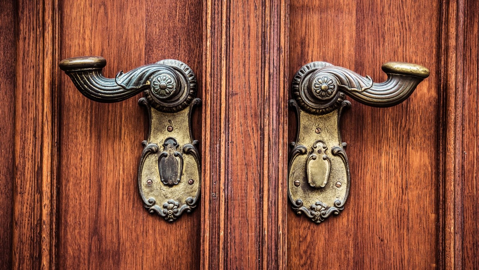 What Are Antique Brass Door Handles Made From? - Kdarchitects